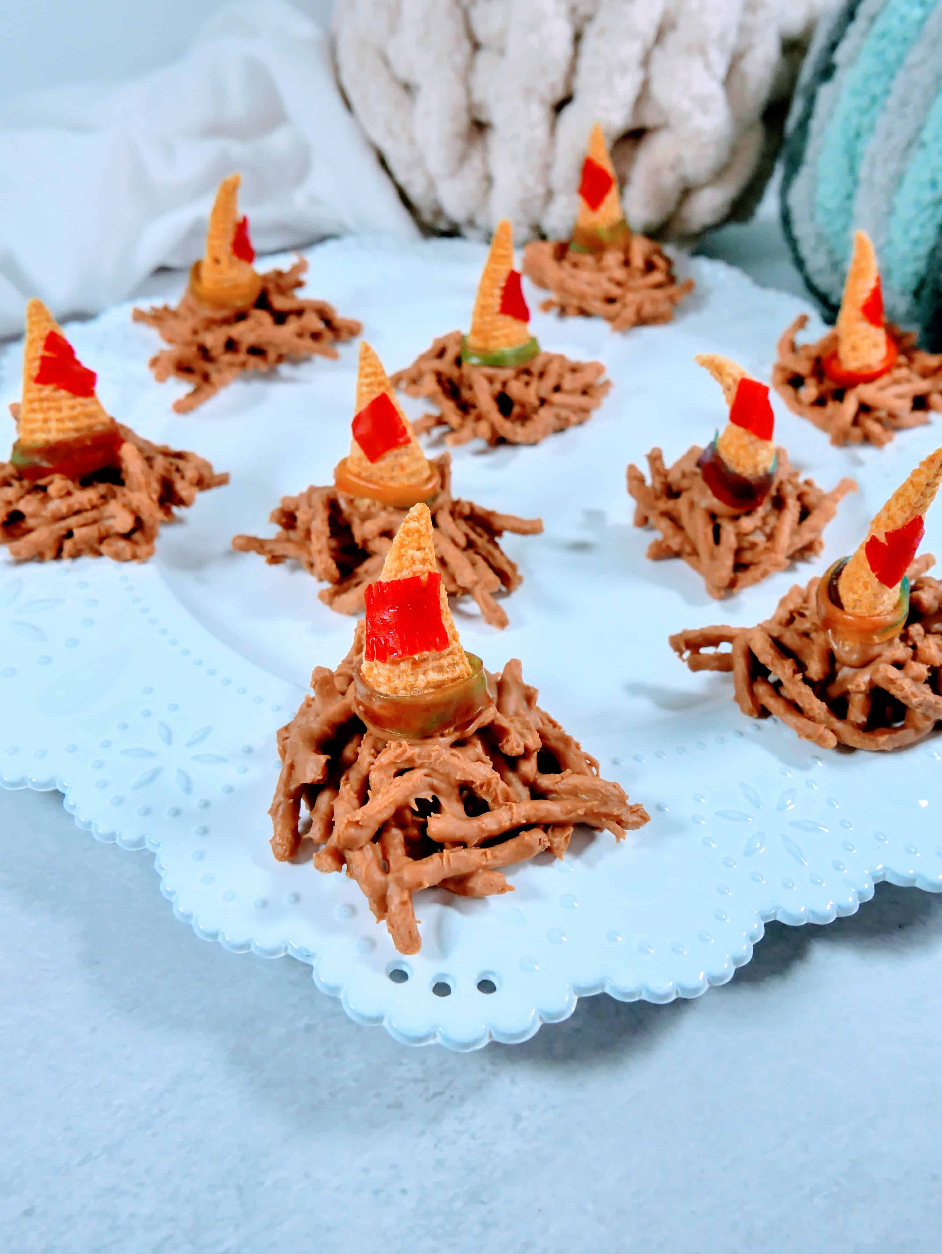 Scarecrow Hat Snacks: Easy Fall Snacks For Kids - Made In A Pinch