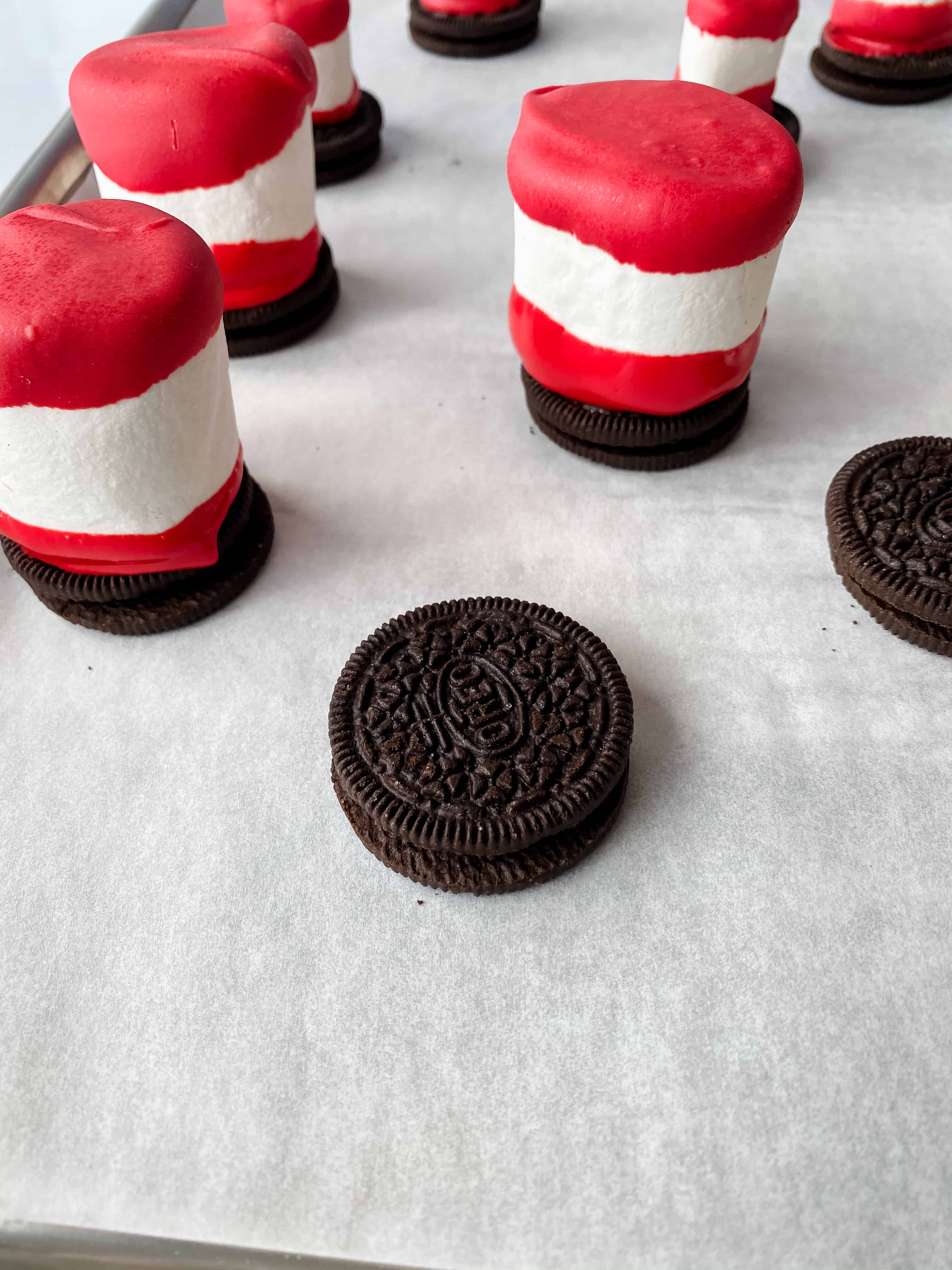 Easy DIY Dr. Seuss Inspired Cat In The Hat Snack - Made In A Pinch