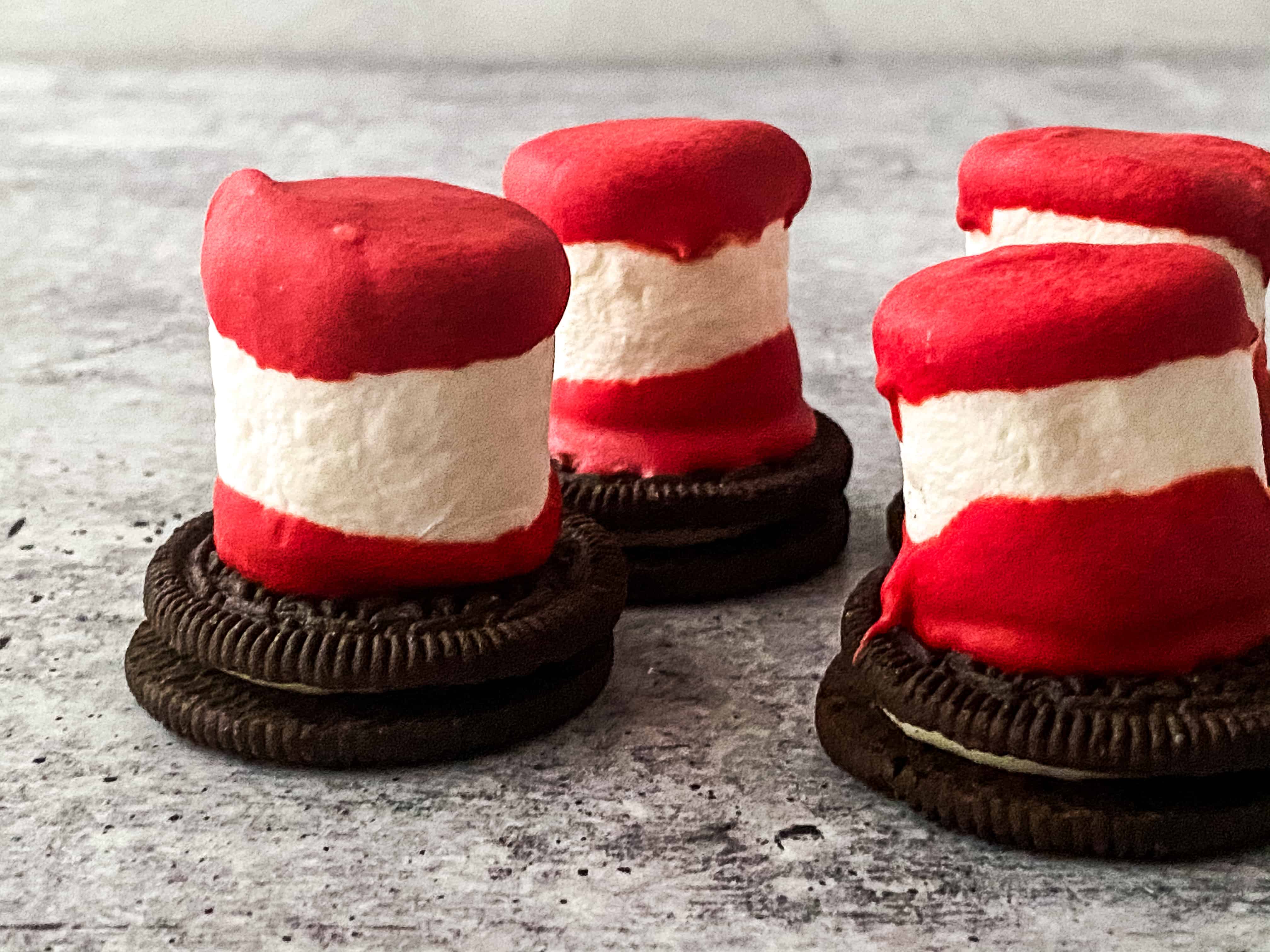 Easy DIY Dr. Seuss Inspired Cat In The Hat Snack - Made In A Pinch