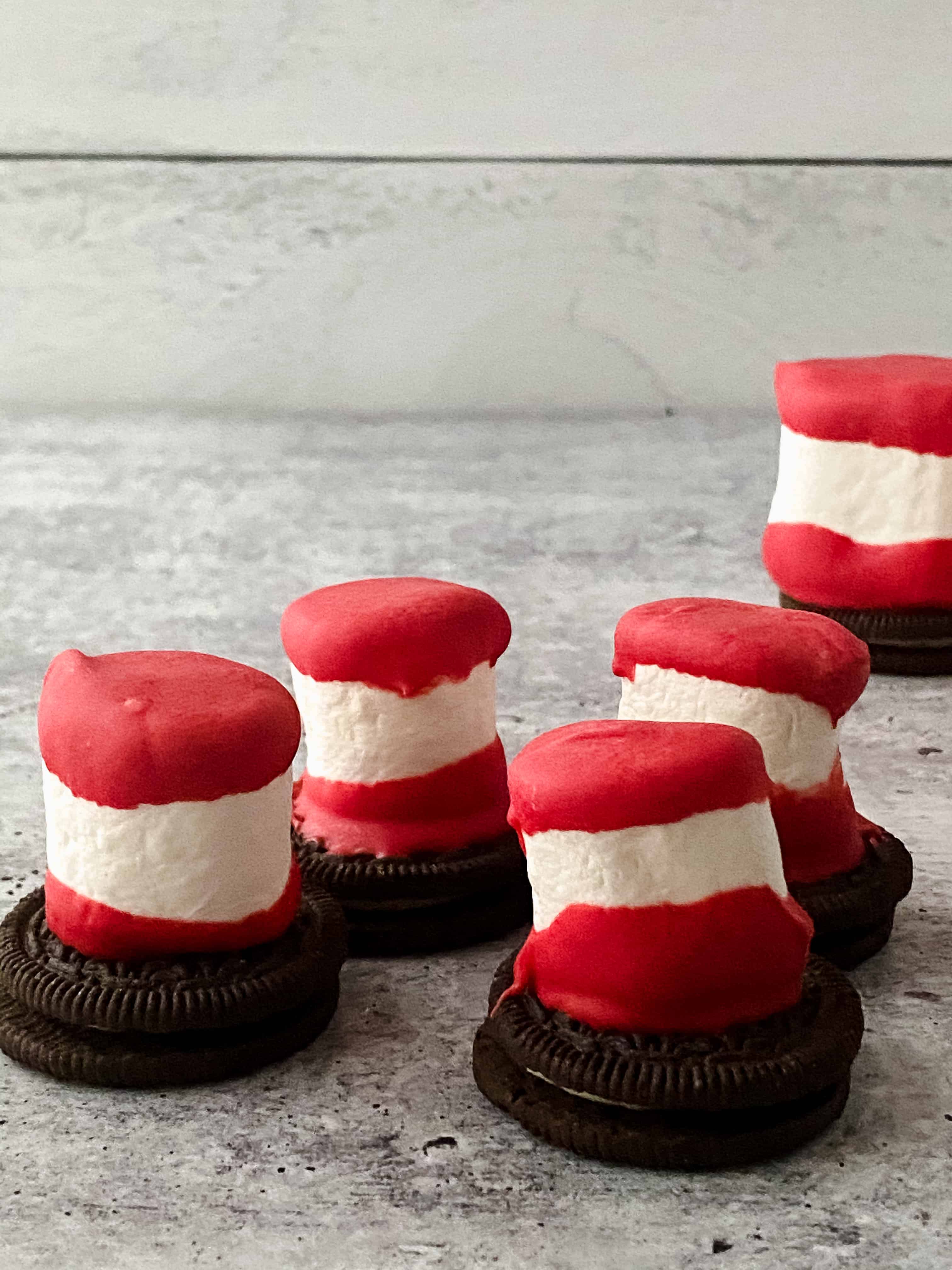 Easy DIY Dr. Seuss Inspired Cat In The Hat Snack - Made In A Pinch
