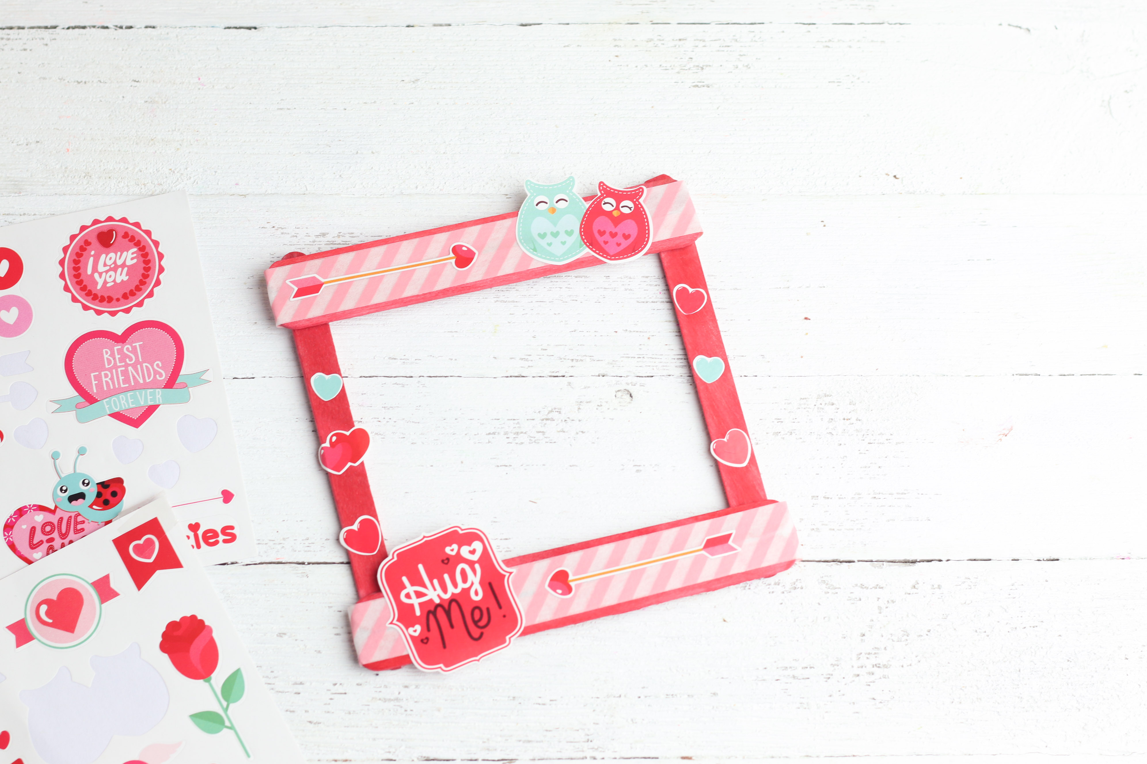 Cute DIY Valentine's Day Frame - Made In A Pinch
