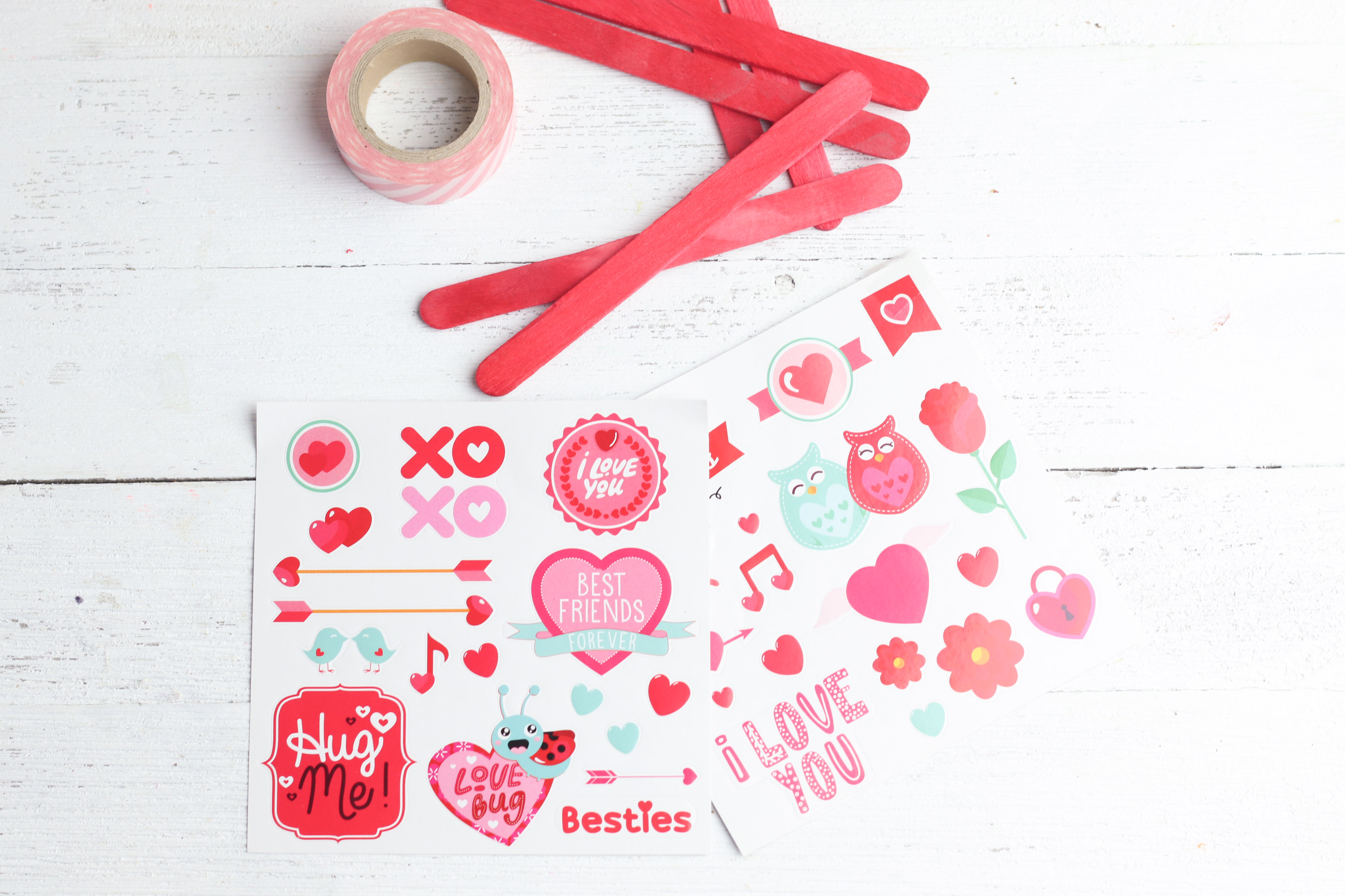 Cute DIY Valentine's Day Frame - Made In A Pinch
