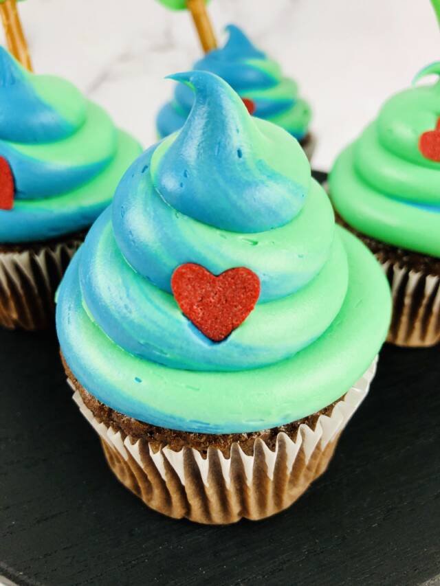 Earth Day Cupcakes - Made In A Pinch