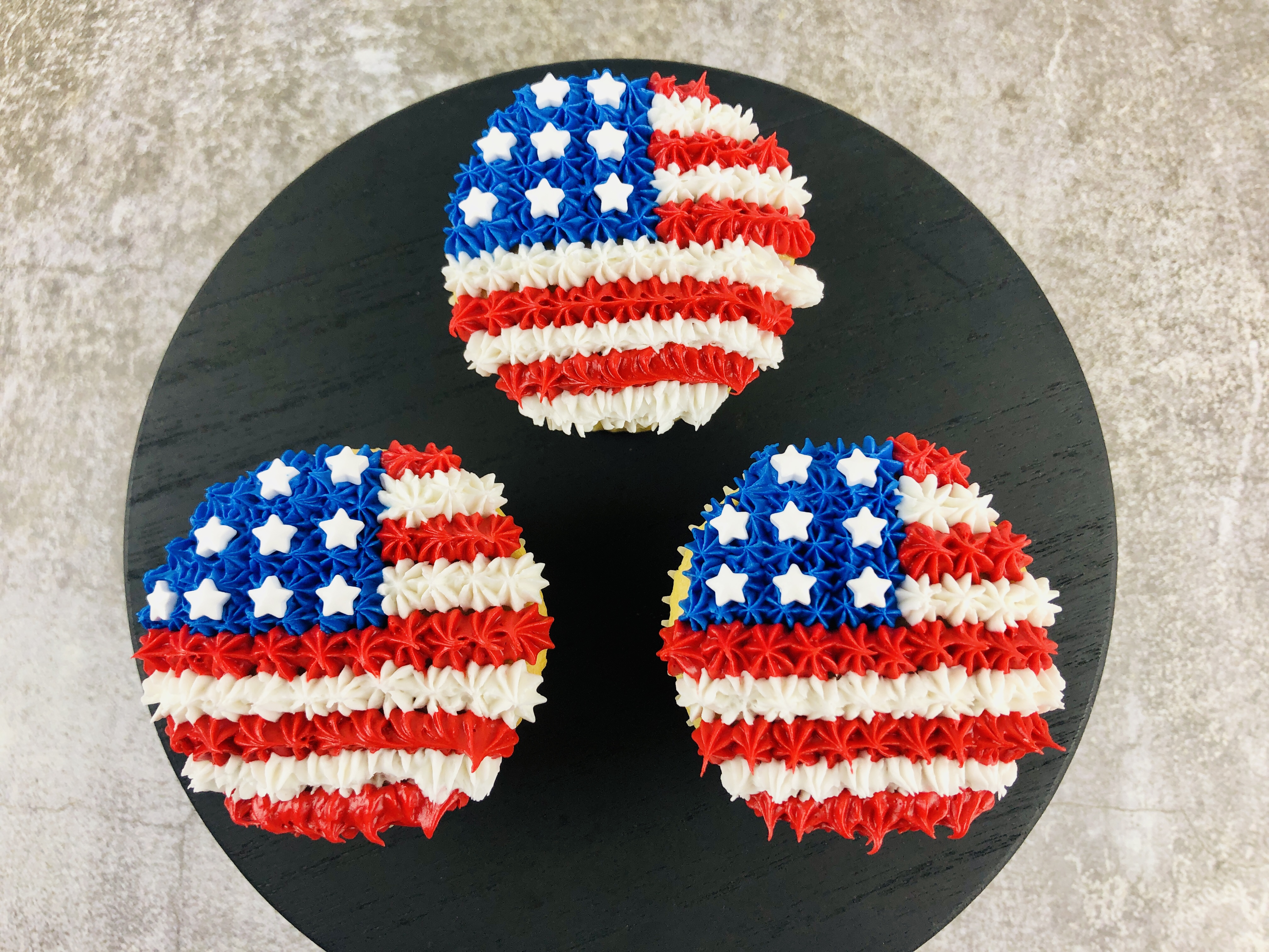 American Flag Cupcakes - Made In A Pinch