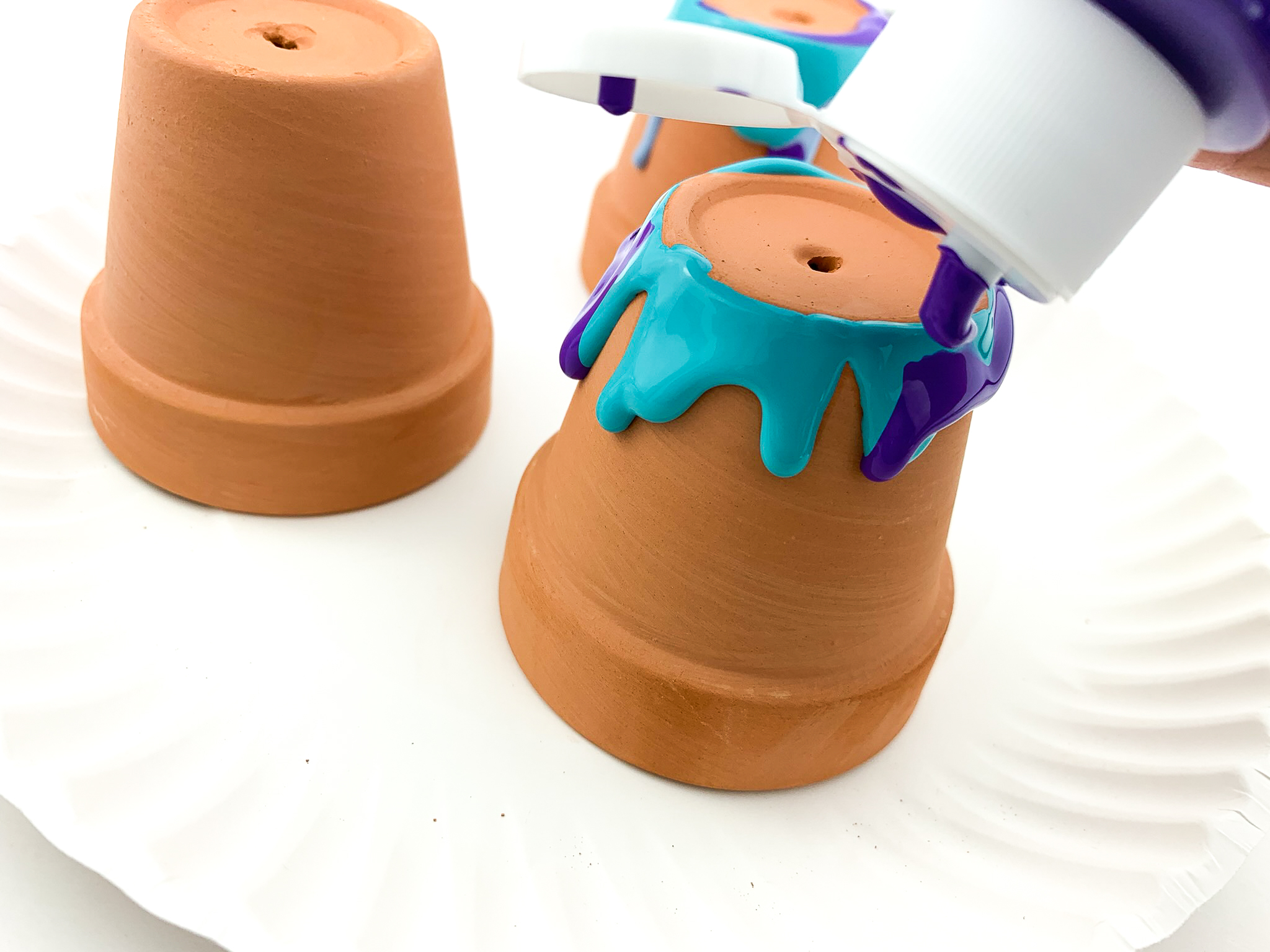 How To Make Drip Painted Flower Pots (Pour Paint Tutorial) - Made In A ...