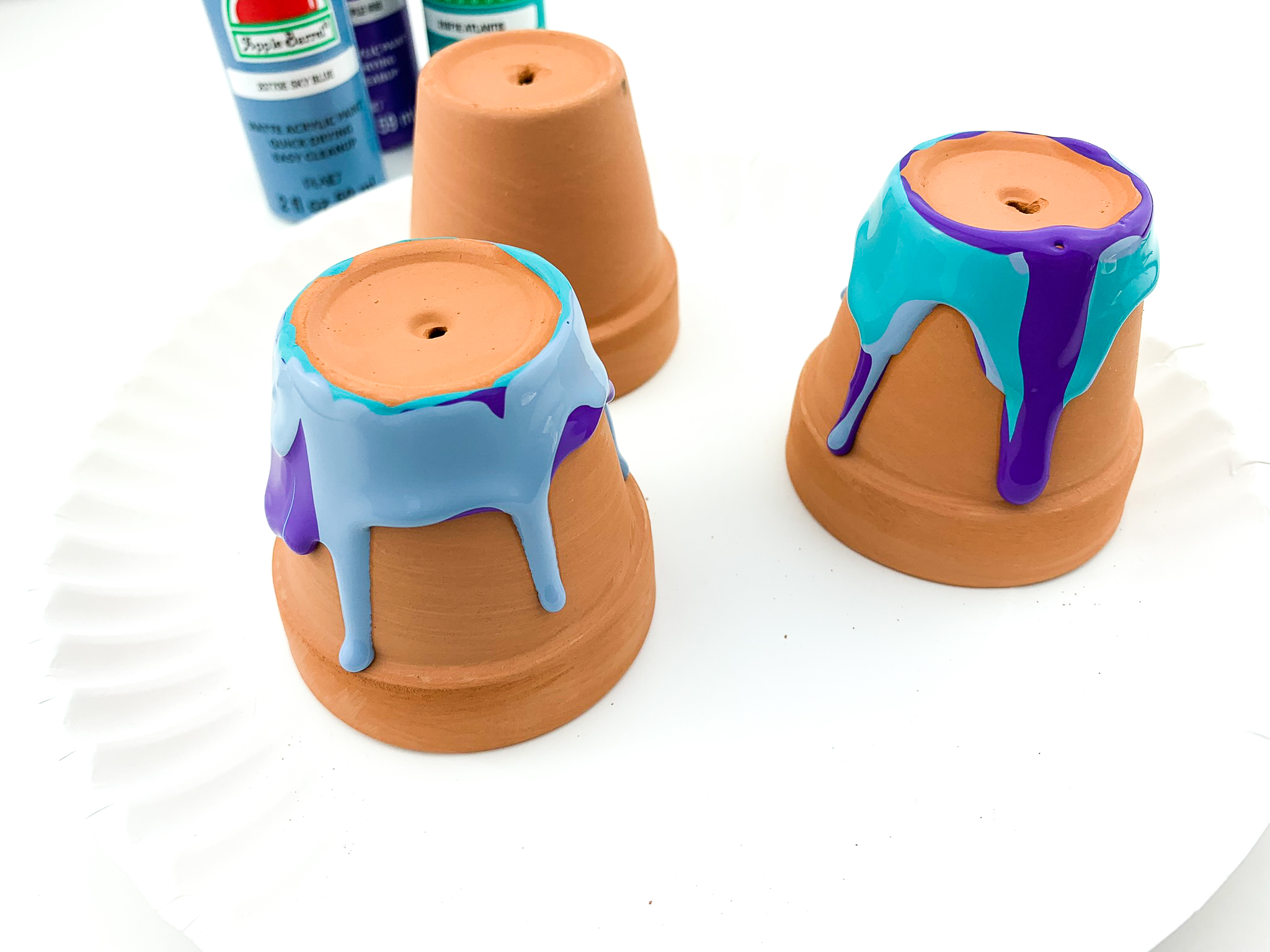 How To Make Drip Painted Flower Pots (Pour Paint Tutorial) - Made In A ...
