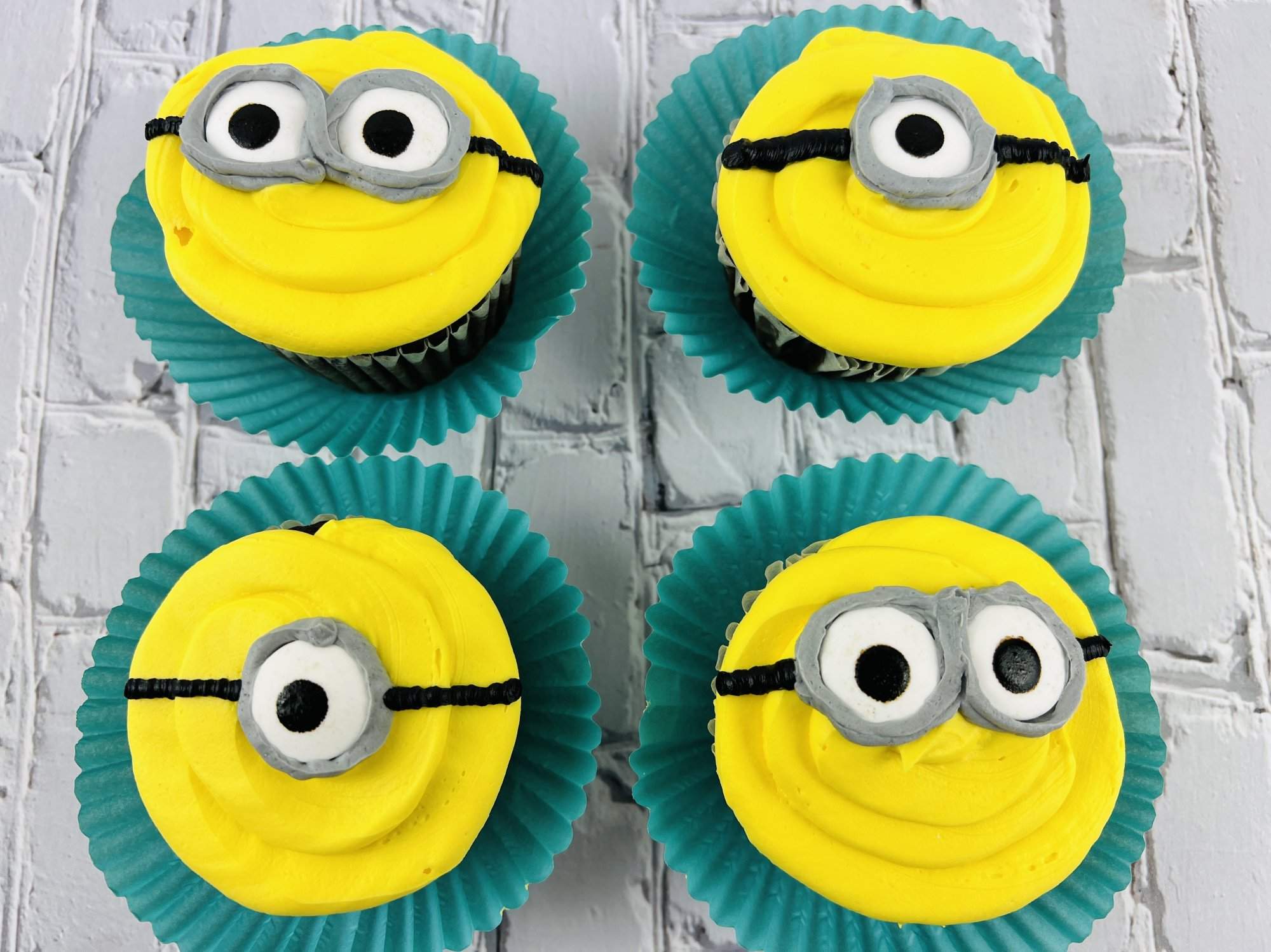 Easy Minion Cupcakes: How To Make Despicable Cupcakes