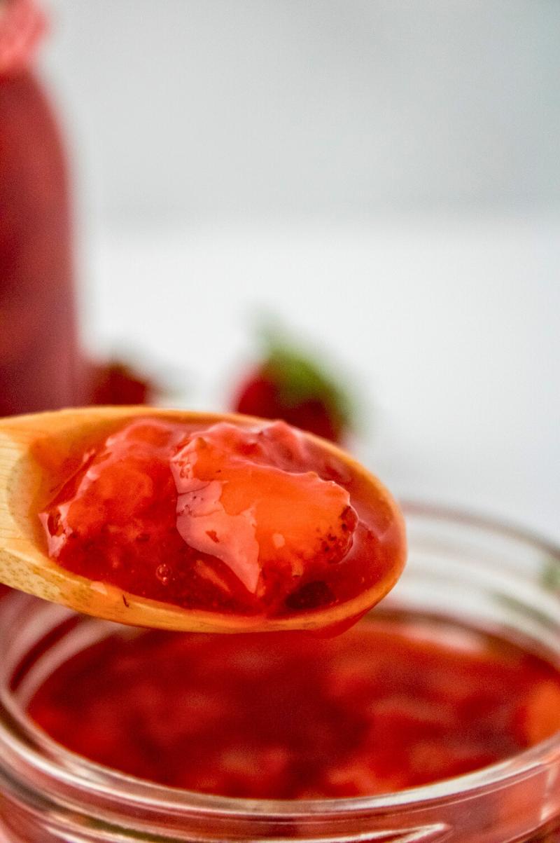 Easy Homemade Strawberry Preserves Recipe (No Pectin) - Made In A Pinch